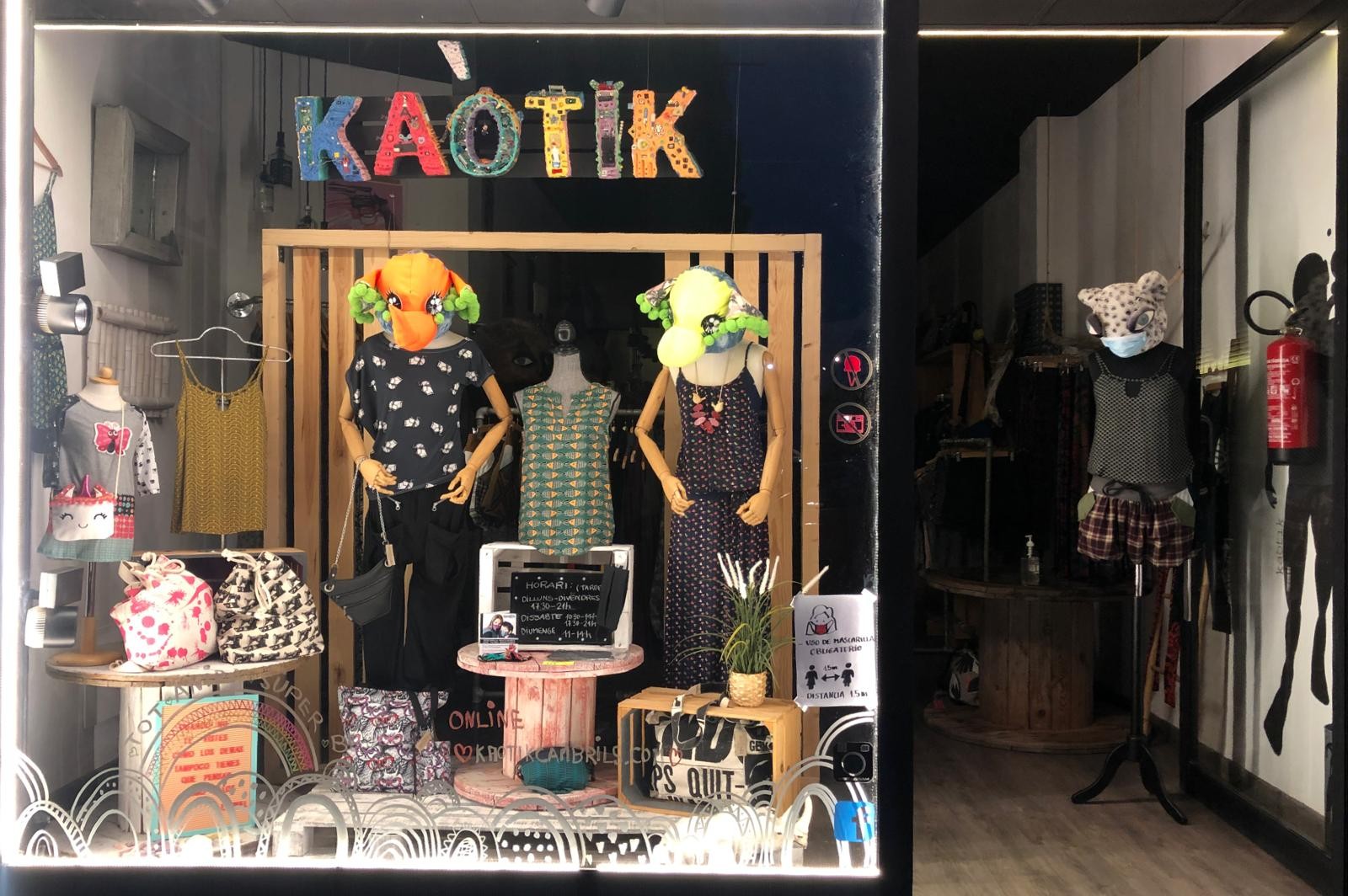 Kaotik Cambrils - Tienda de moda urbana y complementos diferentes ...